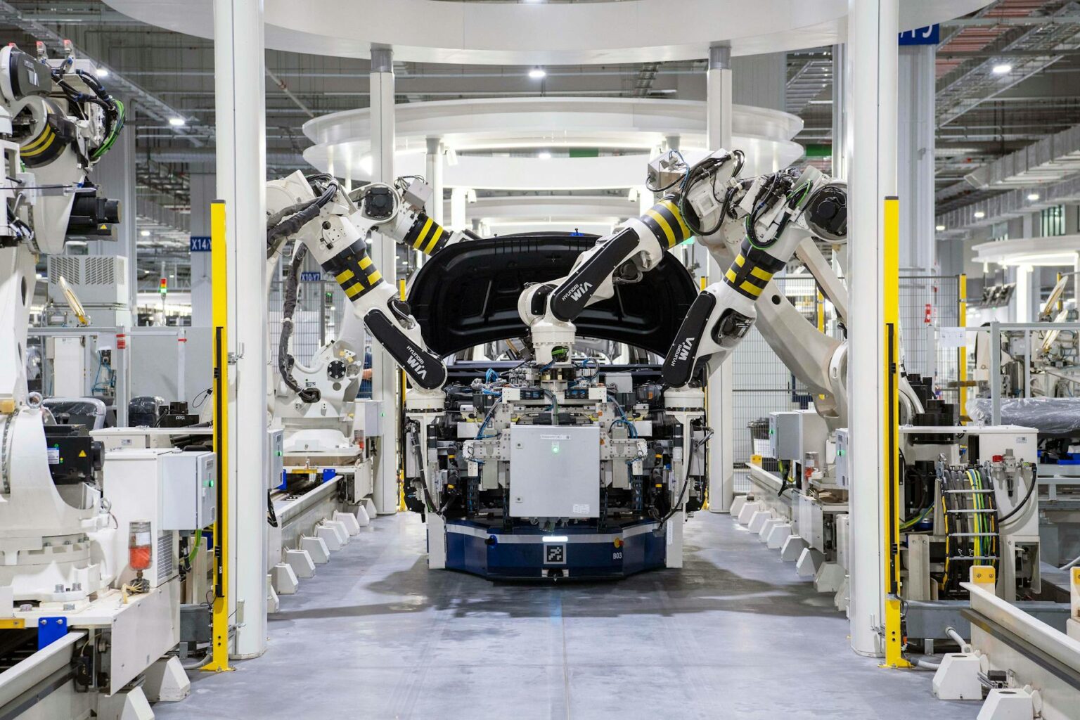China Industrial AI Market: 30,000 Smart Factories
